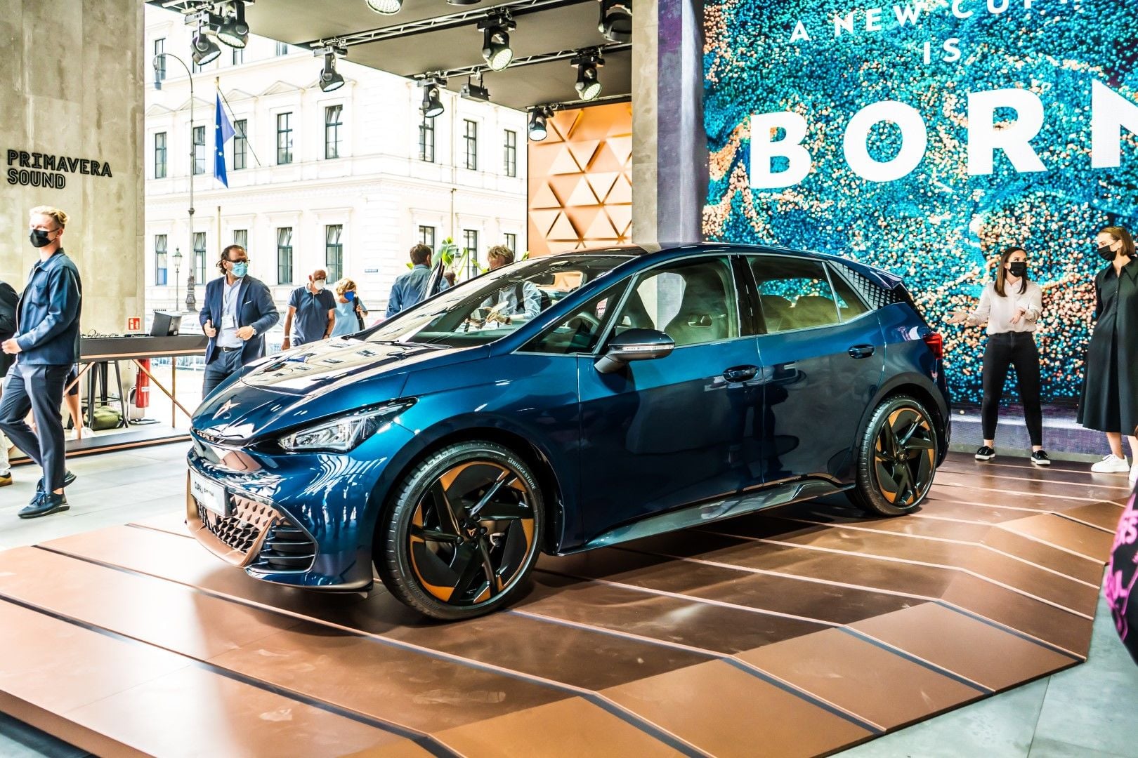 CUPRA Born in druge novosti - IAA München Mobility 2021 - Porsche Inter ...